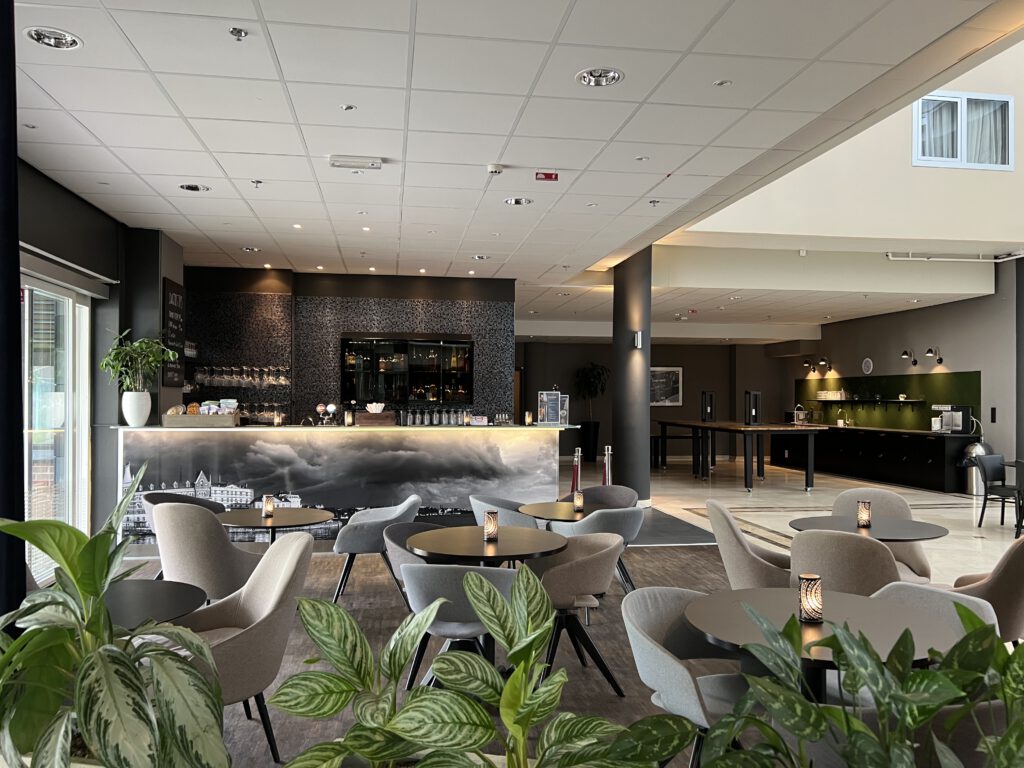 Injoy Solna: Hotell nära Friends Arena & Mall of Scandinavia